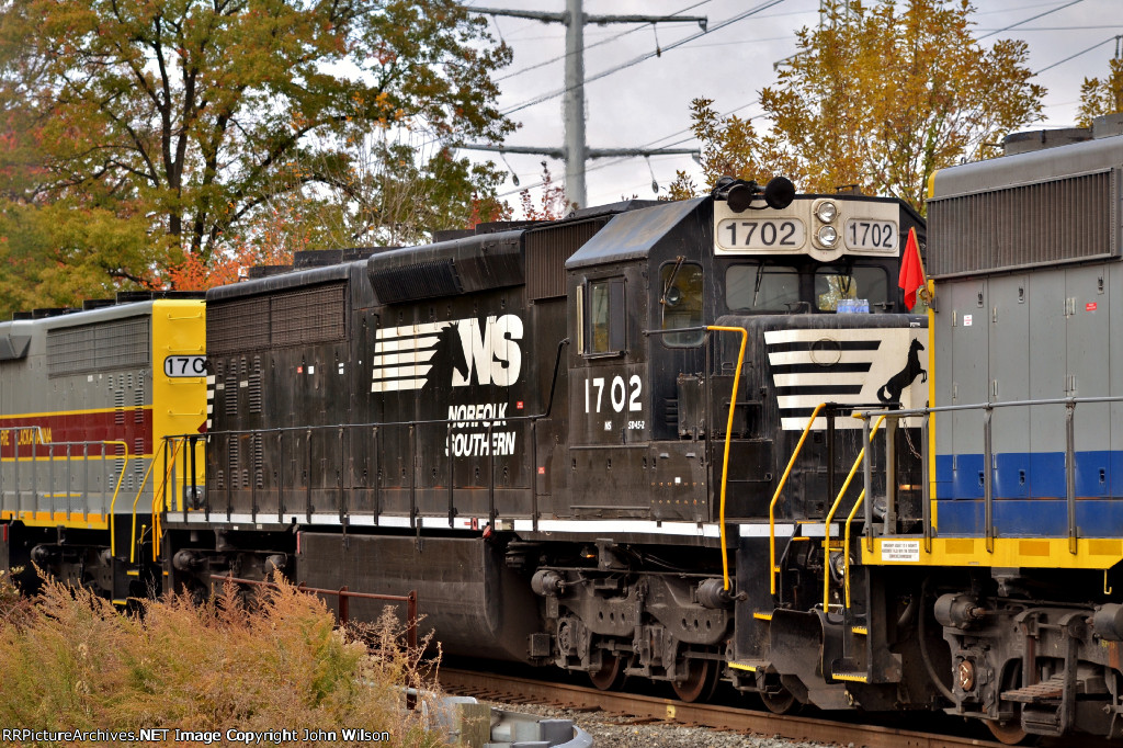 NS 1702